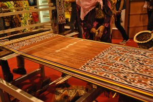 Seni Tenunan Kain Ikat Limar Semakin Dilupai Oleh Masyarakat